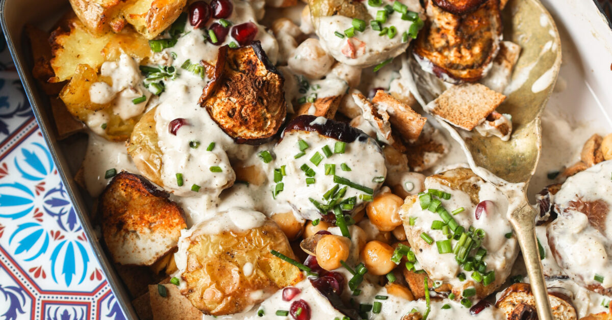 Fatteh - Pita topped with chickepeas in yogurt sauce