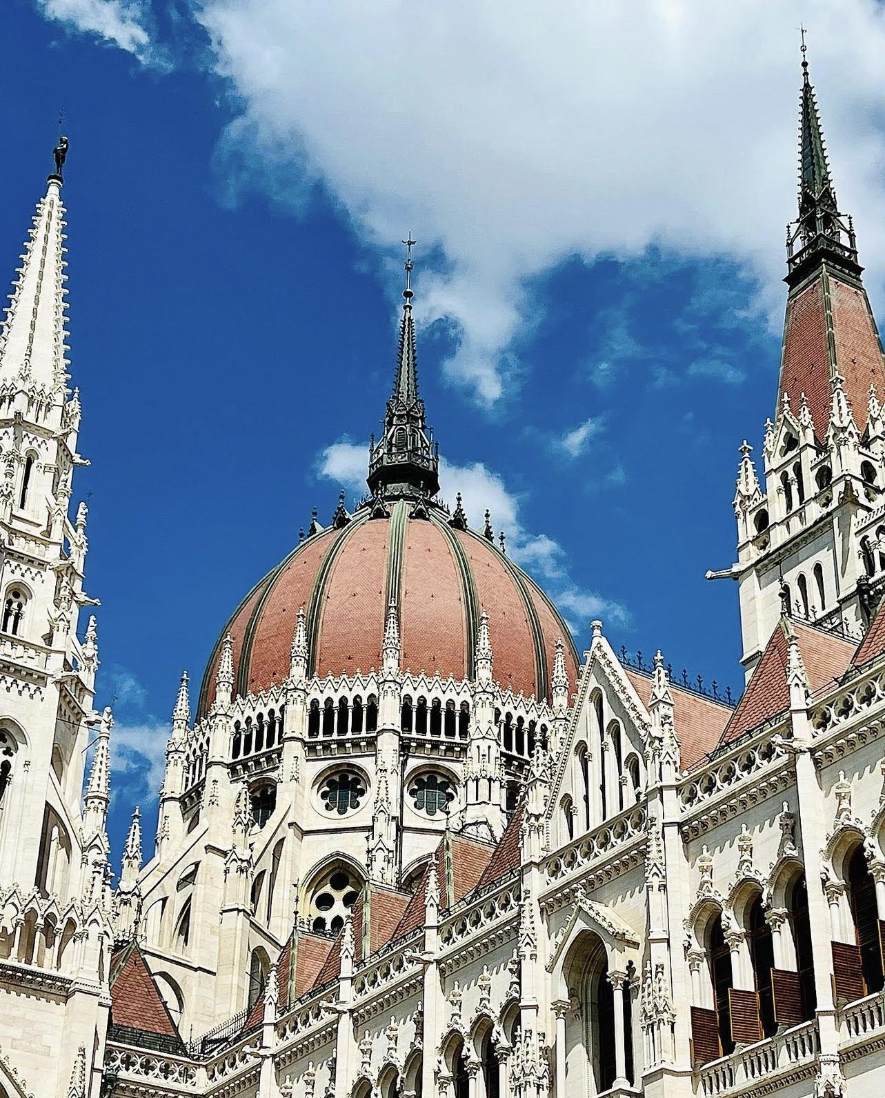 3-days-ultimate guide to BUDAPEST, Hungary. Vibrant and Pretty