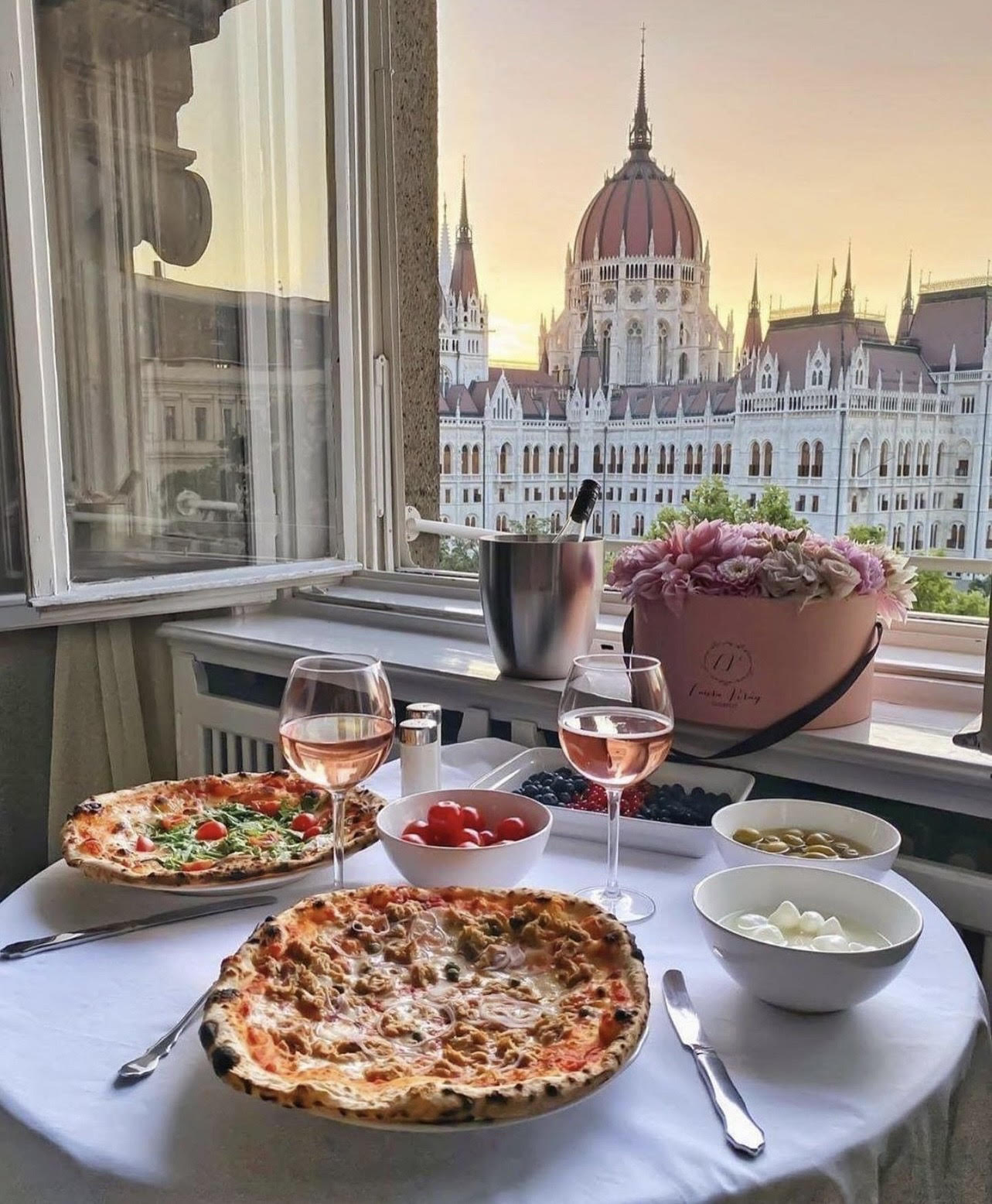 3-days-ultimate guide to BUDAPEST, Hungary. Vibrant and Pretty